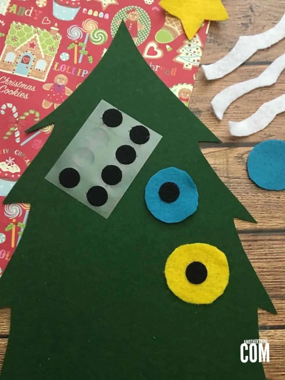 Christmas Craft - Felt Christmas Tree | It's a Mother Thing