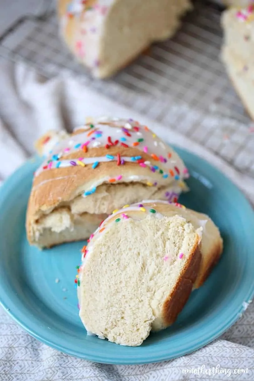 Easy Italian Easter Bread | It's a Mother Thing