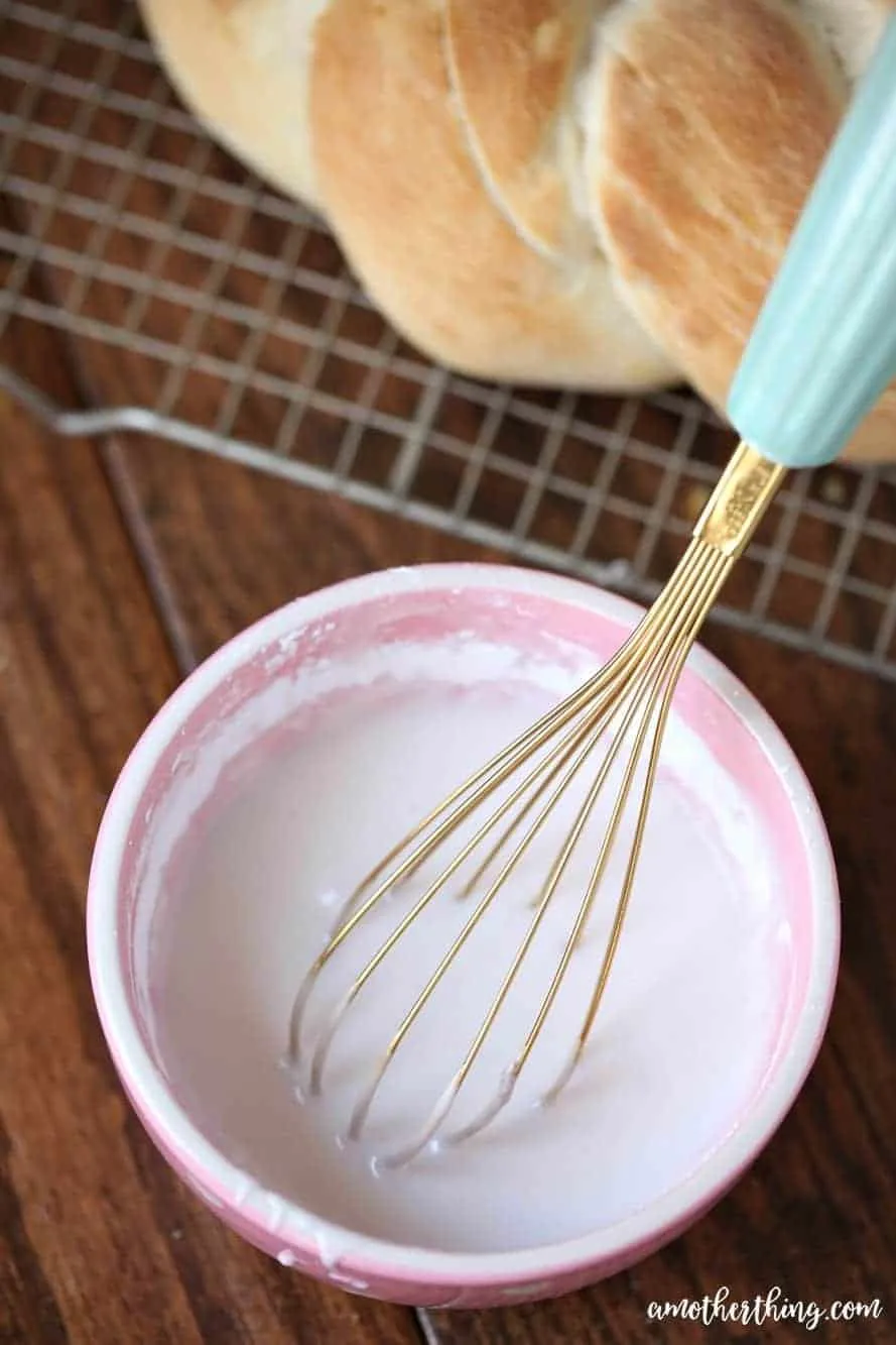 Easy Italian Easter Bread | It's a Mother Thing