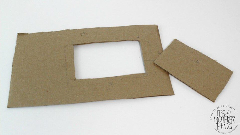 Old Fashioned TV Viewing Stand for Cell Phones | It's a Mother Thing