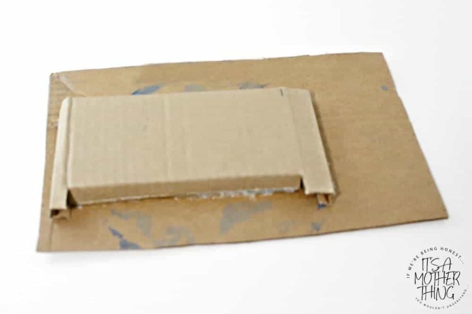 Old Fashioned TV Viewing Stand for Cell Phones | It's a Mother Thing