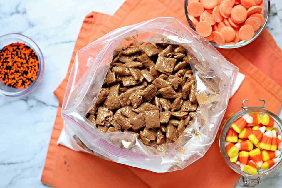 Halloween Snack Mix + Free Printables | It's a Mother Thing