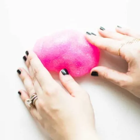 What is Messy Play and Why Is It Important? | It's a Mother Thing